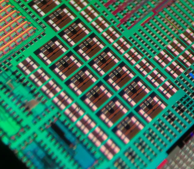 Gold at (almost) absolute zero: We took a tour of a quantum lab | Sifted
